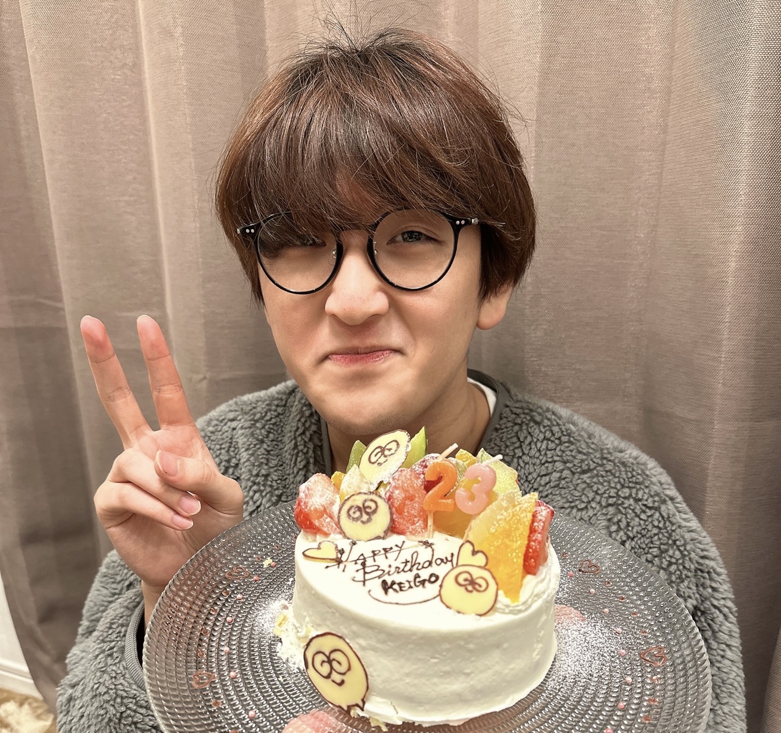 じゃすぱー(Jasper7se)の顔や年齢は？owの経歴や姉が美人すぎる！炎上や身長などについても！【配信者】